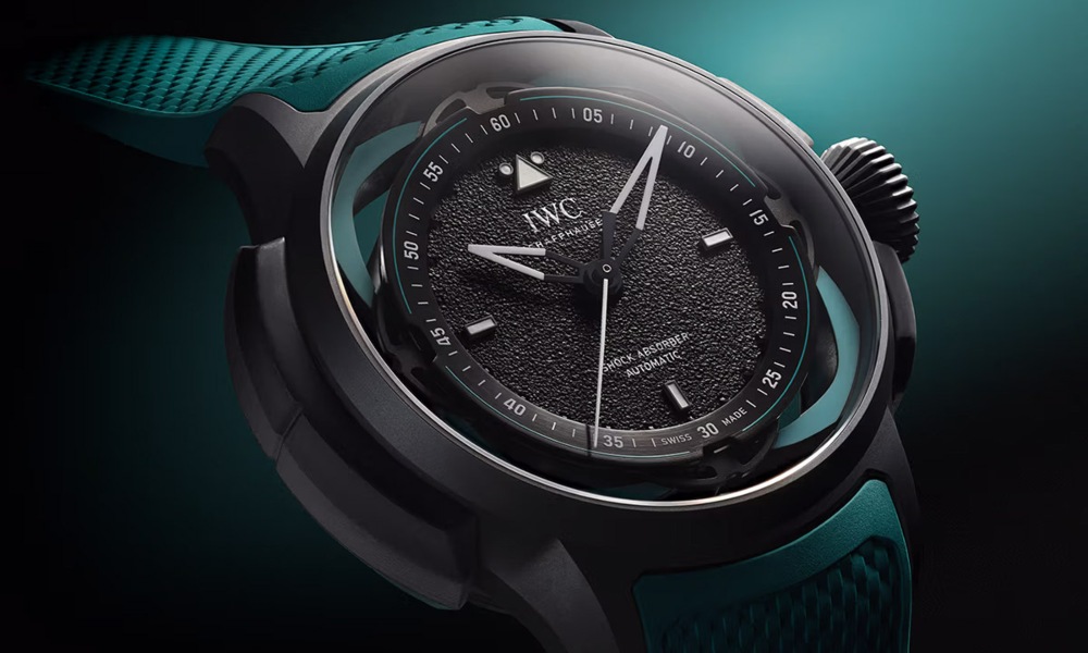 IWC 与 Mercedes-AMG 车队再度携手，致敬 Toto Wolff 的卓越之选 - KINGSSLEEVE